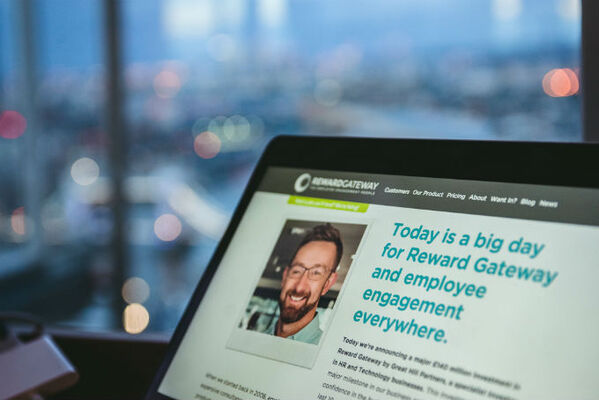 Top Five Benefits of an Employee Share Program | Reward Gateway
