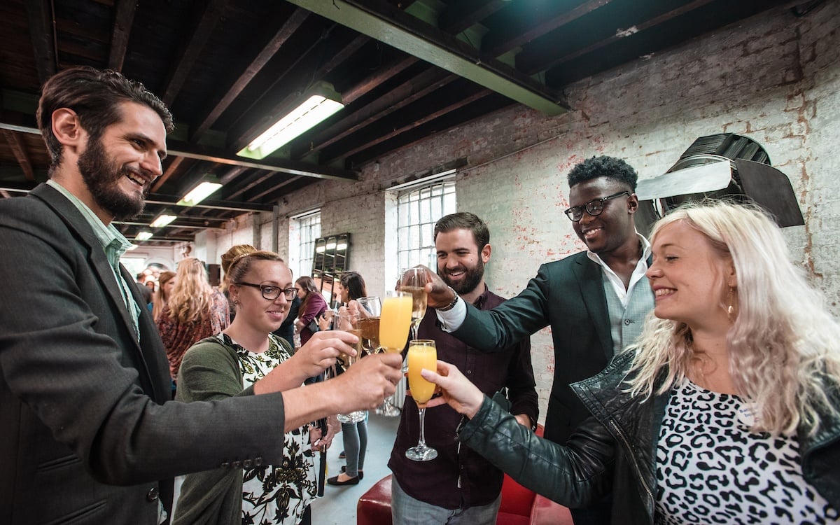 Monetary vs. Non-Monetary Employee Recognition | Reward Gateway