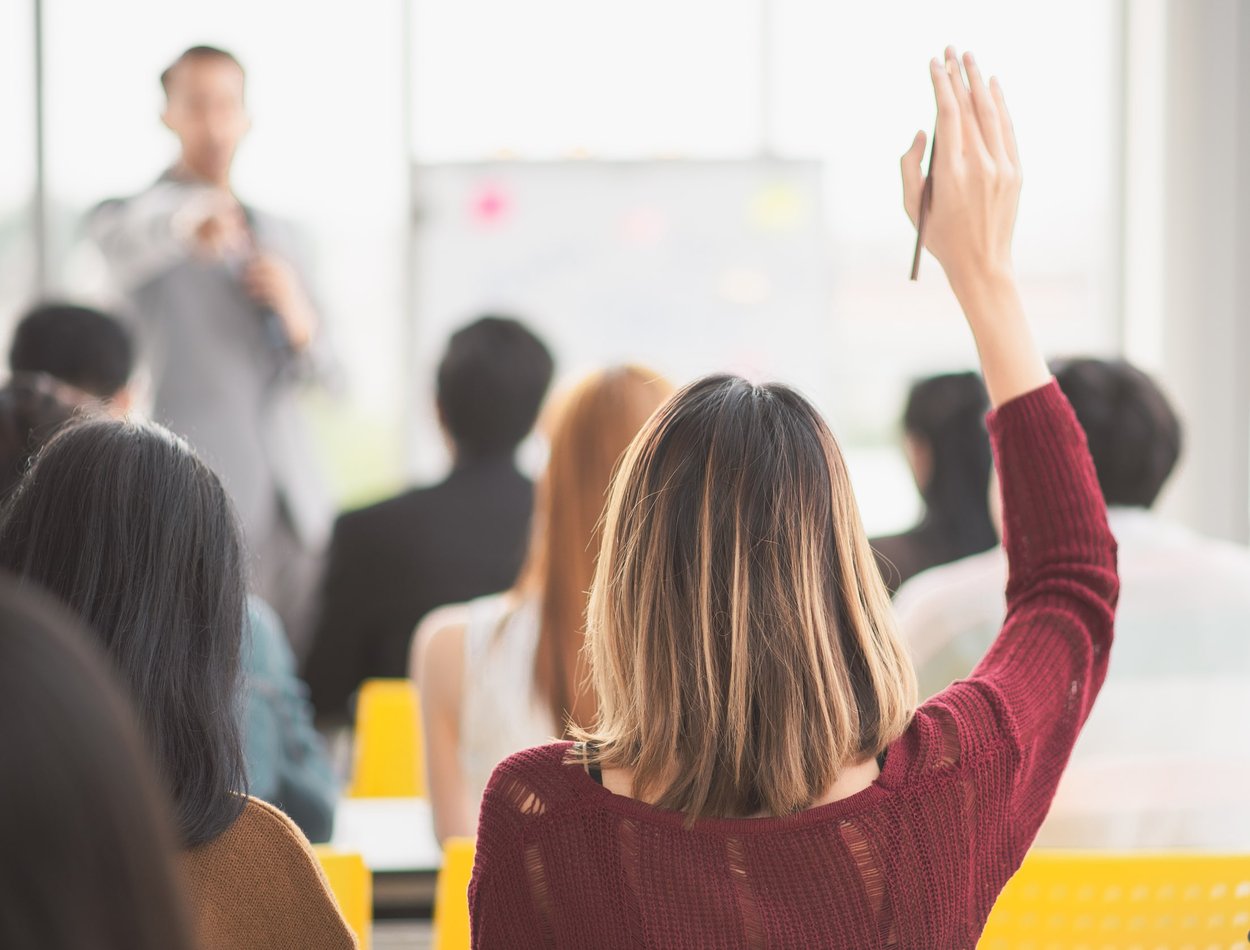 Examples of Non-Financial Employee Rewards | Reward Gateway AU