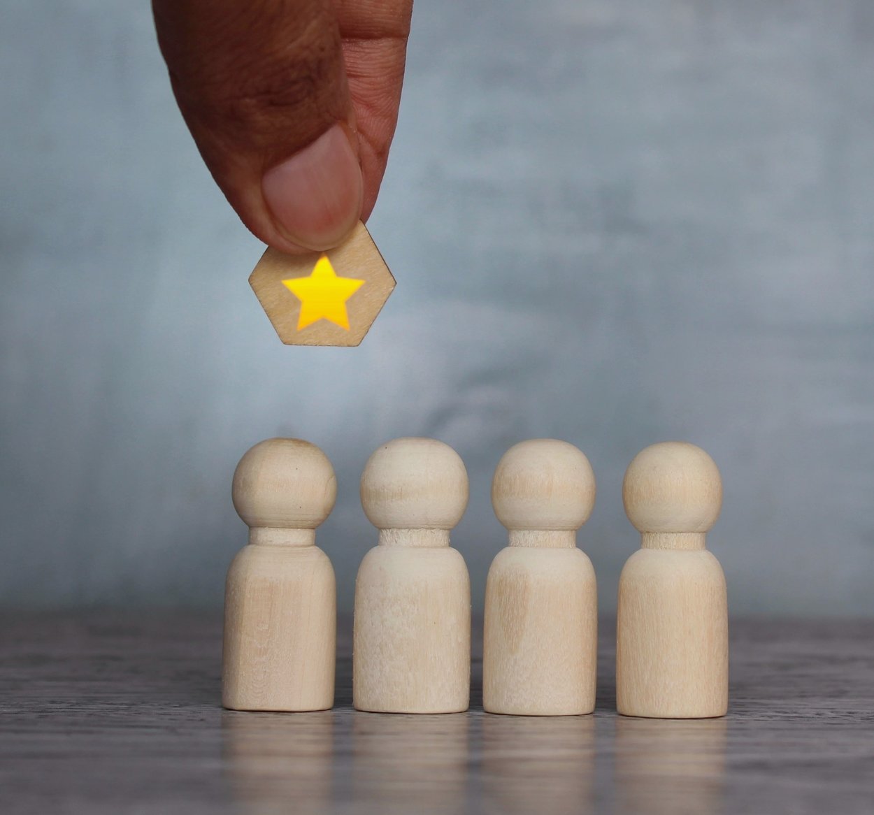 Employee Incentives vs. Employee Recognition | Reward Gateway