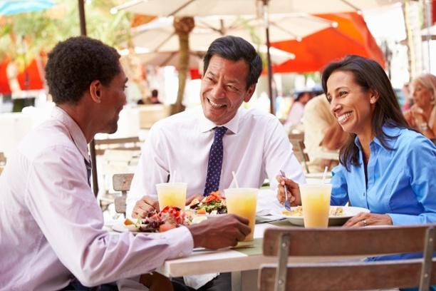 5 Reasons Employees Should Eat Together | Reward Gateway