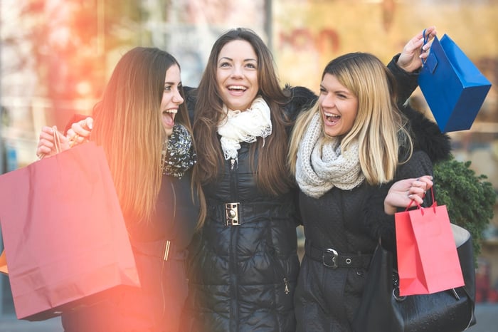 10 Simple Ways to Get Employees Into the Holiday Spirit | Reward Gateway